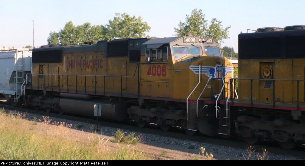 UP 4008